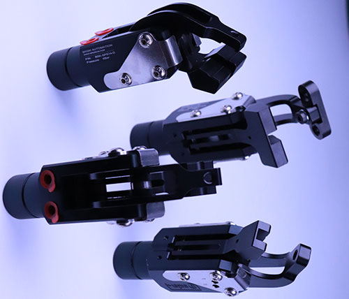 Pneumatic Power Clamps Transfer Grippers Stable For Holding Metal Stamps
